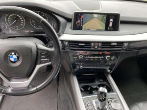 Black BMW X5 2014 in Marijampole, with an engine capacity of 2.99 L and mileage of 215 thousand km for 16850 €, photo 27 on AUTOMOTO.COM.LV