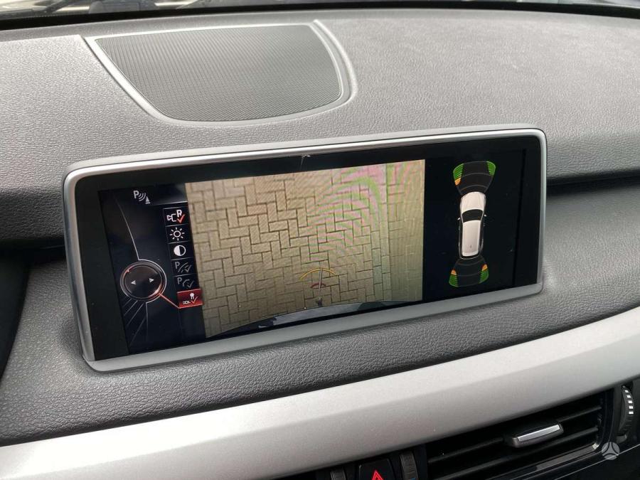 Black BMW X5 2014 in Marijampole, with an engine capacity of 2.99 L and mileage of 215 thousand km for 16850 €, photo 30 on AUTOMOTO.COM.LV