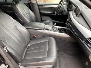 Black BMW X5 2014 in Marijampole, with an engine capacity of 2.99 L and mileage of 215 thousand km for 16850 €, photo 40 on AUTOMOTO.COM.LV