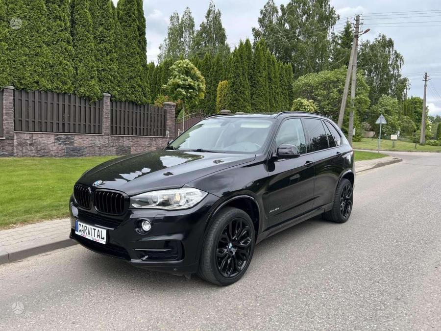 Black BMW X5 2014 in Vilnius, with an engine capacity of 2.99 L and mileage of 273 thousand km for 13999 €, photo 1 on AUTOMOTO.COM.LV
