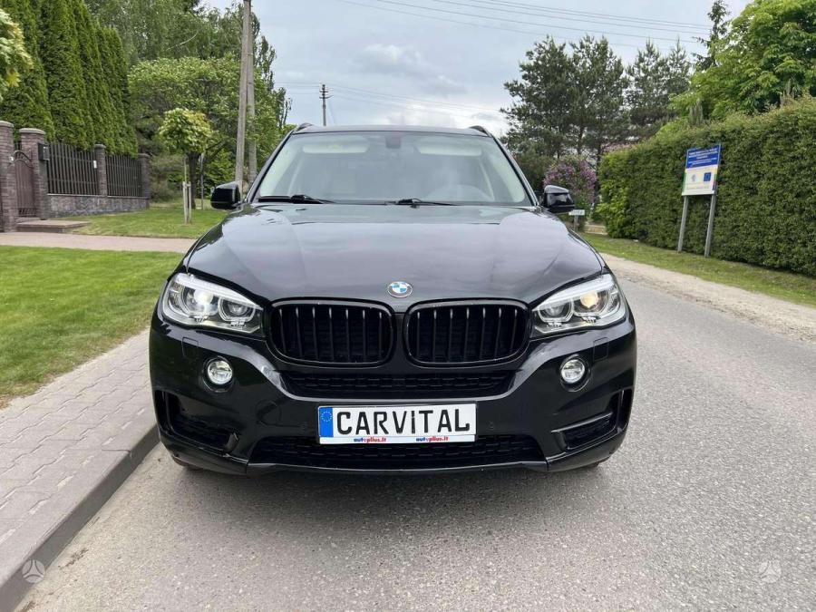 Black BMW X5 2014 in Vilnius, with an engine capacity of 2.99 L and mileage of 273 thousand km for 13999 €, photo 5 on AUTOMOTO.COM.LV