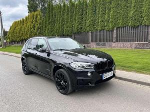 Black BMW X5 2014 in Vilnius, with an engine capacity of 2.99 L and mileage of 273 thousand km for 13999 €, photo 8 on AUTOMOTO.COM.LV