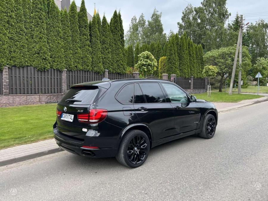 Black BMW X5 2014 in Vilnius, with an engine capacity of 2.99 L and mileage of 273 thousand km for 13999 €, photo 10 on AUTOMOTO.COM.LV