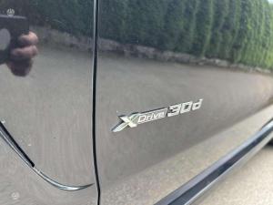 Black BMW X5 2014 in Vilnius, with an engine capacity of 2.99 L and mileage of 273 thousand km for 13999 €, photo 11 on AUTOMOTO.COM.LV