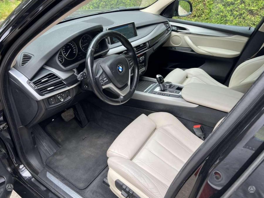 Black BMW X5 2014 in Vilnius, with an engine capacity of 2.99 L and mileage of 273 thousand km for 13999 €, photo 15 on AUTOMOTO.COM.LV