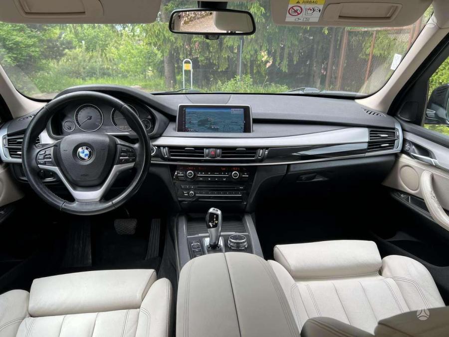 Black BMW X5 2014 in Vilnius, with an engine capacity of 2.99 L and mileage of 273 thousand km for 13999 €, photo 17 on AUTOMOTO.COM.LV