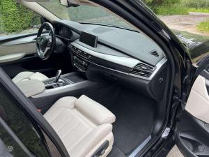 Black BMW X5 2014 in Vilnius, with an engine capacity of 2.99 L and mileage of 273 thousand km for 13999 €, photo 18 on AUTOMOTO.COM.LV