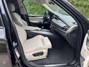 Black BMW X5 2014 in Vilnius, with an engine capacity of 2.99 L and mileage of 273 thousand km for 13999 €, photo 20 on AUTOMOTO.COM.LV