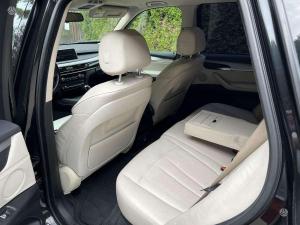Black BMW X5 2014 in Vilnius, with an engine capacity of 2.99 L and mileage of 273 thousand km for 13999 €, photo 21 on AUTOMOTO.COM.LV