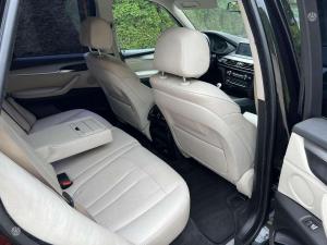Black BMW X5 2014 in Vilnius, with an engine capacity of 2.99 L and mileage of 273 thousand km for 13999 €, photo 23 on AUTOMOTO.COM.LV
