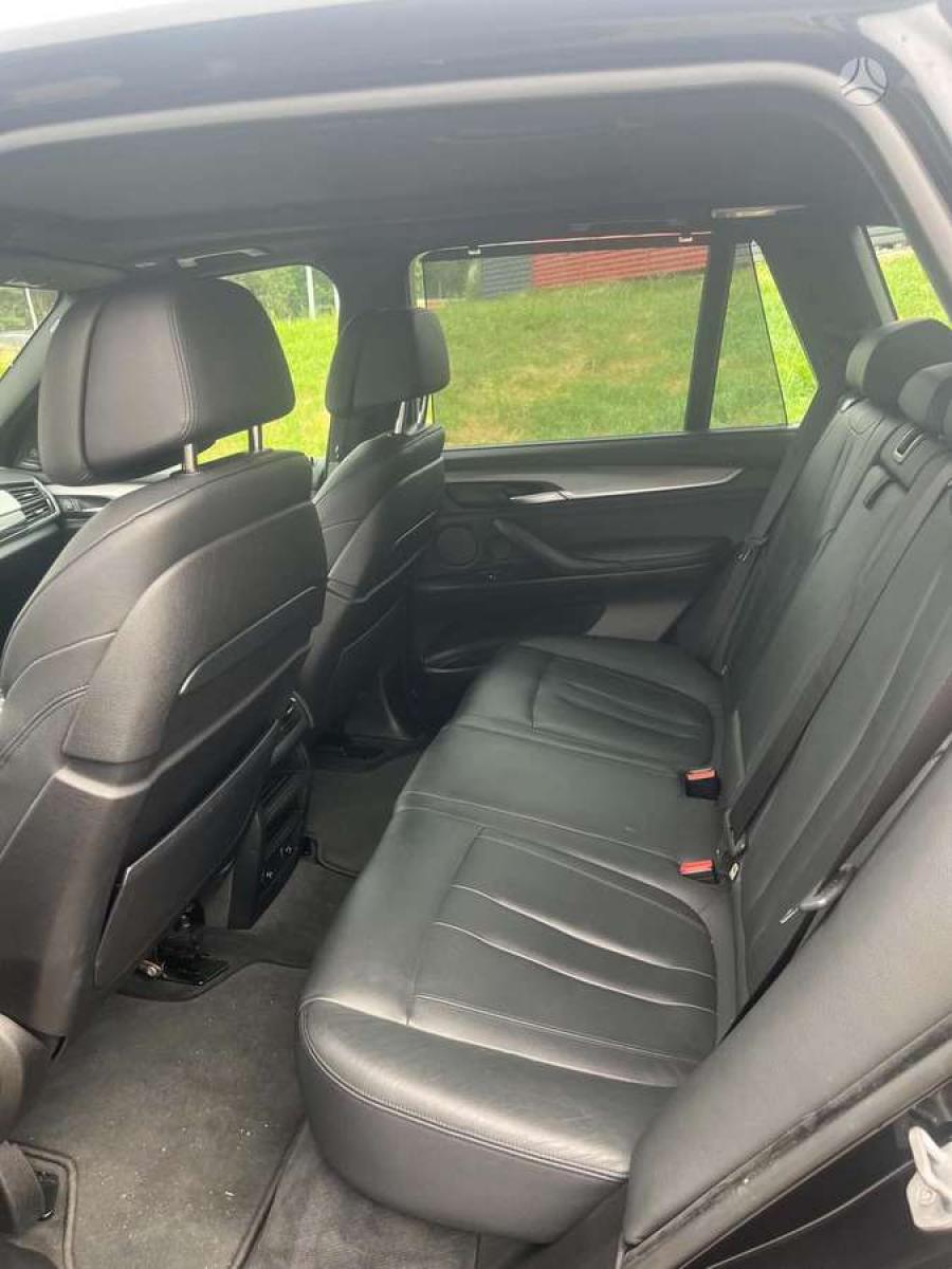 Black BMW X5 2014 in Kaunas, with an engine capacity of 3.00 L and mileage of 260 thousand km for 19599 €, photo 7 on AUTOMOTO.COM.LV