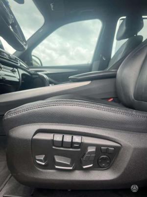 Black BMW X5 2014 in Kaunas, with an engine capacity of 3.00 L and mileage of 260 thousand km for 19599 €, photo 8 on AUTOMOTO.COM.LV