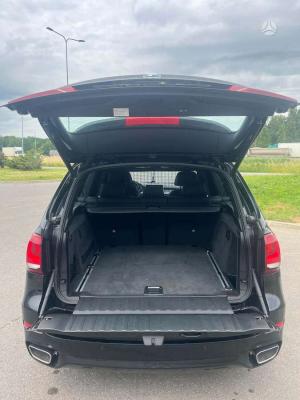Black BMW X5 2014 in Kaunas, with an engine capacity of 3.00 L and mileage of 260 thousand km for 19599 €, photo 14 on AUTOMOTO.COM.LV