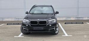Black BMW X5 2014 in Panevezys, with an engine capacity of 2.00 L and mileage of 248 thousand km for 16000 €, photo 3 on AUTOMOTO.COM.LV