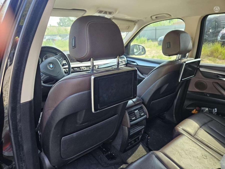 Melns BMW X5 2014 Šauļi, ar dzinēja tilpumu 3.00 L un nobraukumu 309 tūkst. km par 9400 €, foto 7 vietnē AUTOMOTO.COM.LV