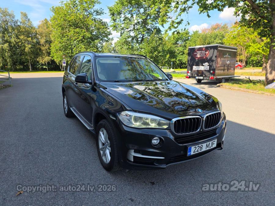 Black BMW X5 2014 in Tallinn, with an engine capacity of 3.00 L and mileage of 433 thousand km for 13640 €, photo 3 on AUTOMOTO.COM.LV
