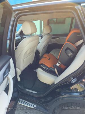 Black BMW X5 2014 in Tallinn, with an engine capacity of 3.00 L and mileage of 433 thousand km for 13640 €, photo 8 on AUTOMOTO.COM.LV