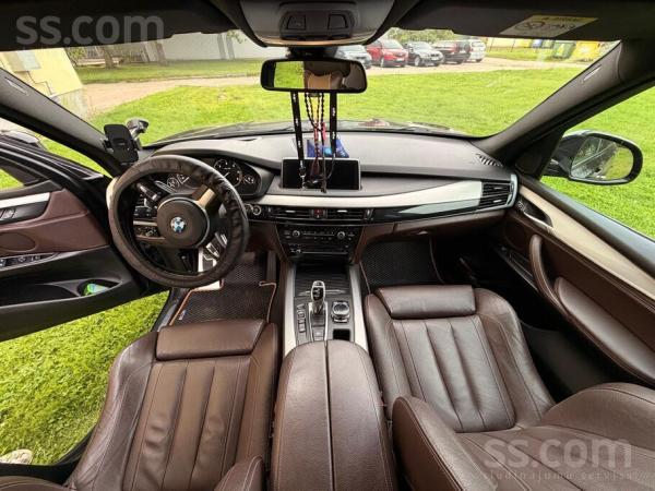 Melns BMW X5 2014 Ogre, ar dzinēja tilpumu 3.00 L un nobraukumu 259 tūkst. km par 24500 €, foto 4 vietnē AUTOMOTO.COM.LV