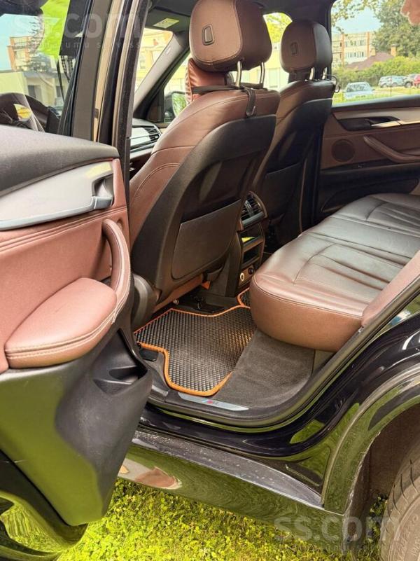 Melns BMW X5 2014 Ogre, ar dzinēja tilpumu 3.00 L un nobraukumu 259 tūkst. km par 24500 €, foto 6 vietnē AUTOMOTO.COM.LV