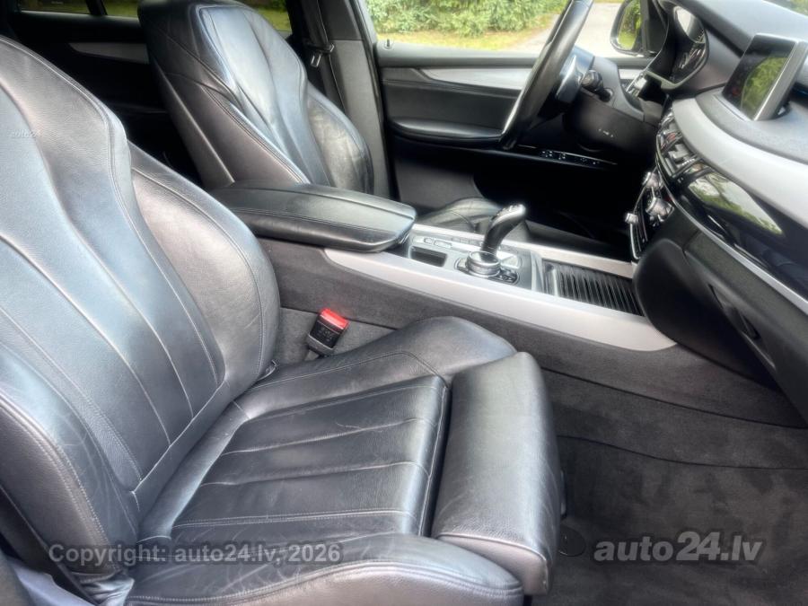 Melns BMW X5 2014 Tartu, ar dzinēja tilpumu 3.00 L un nobraukumu 290 tūkst. km par 19500 €, foto 10 vietnē AUTOMOTO.COM.LV