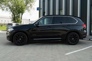 Melns BMW X5 2014 Viļņa, ar dzinēja tilpumu 2.98 L un nobraukumu 202 tūkst. km par 17500 €, foto 3 vietnē AUTOMOTO.COM.LV