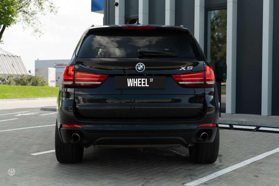 Melns BMW X5 2014 Viļņa, ar dzinēja tilpumu 2.98 L un nobraukumu 202 tūkst. km par 17500 €, foto 5 vietnē AUTOMOTO.COM.LV