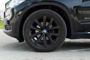 Melns BMW X5 2014 Viļņa, ar dzinēja tilpumu 2.98 L un nobraukumu 202 tūkst. km par 17500 €, foto 13 vietnē AUTOMOTO.COM.LV