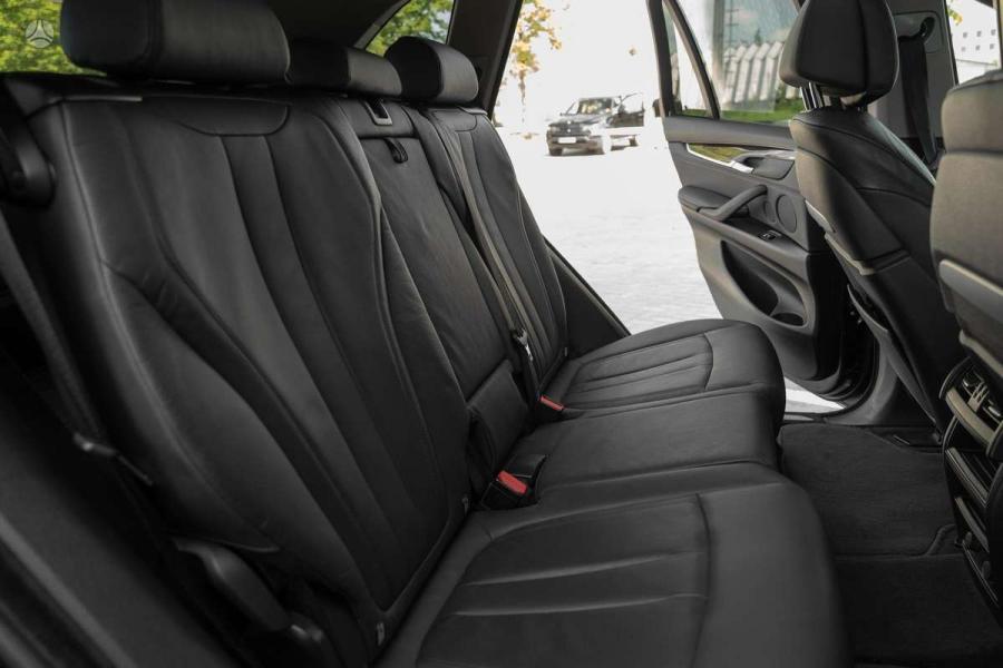 Melns BMW X5 2014 Viļņa, ar dzinēja tilpumu 2.98 L un nobraukumu 202 tūkst. km par 17500 €, foto 19 vietnē AUTOMOTO.COM.LV