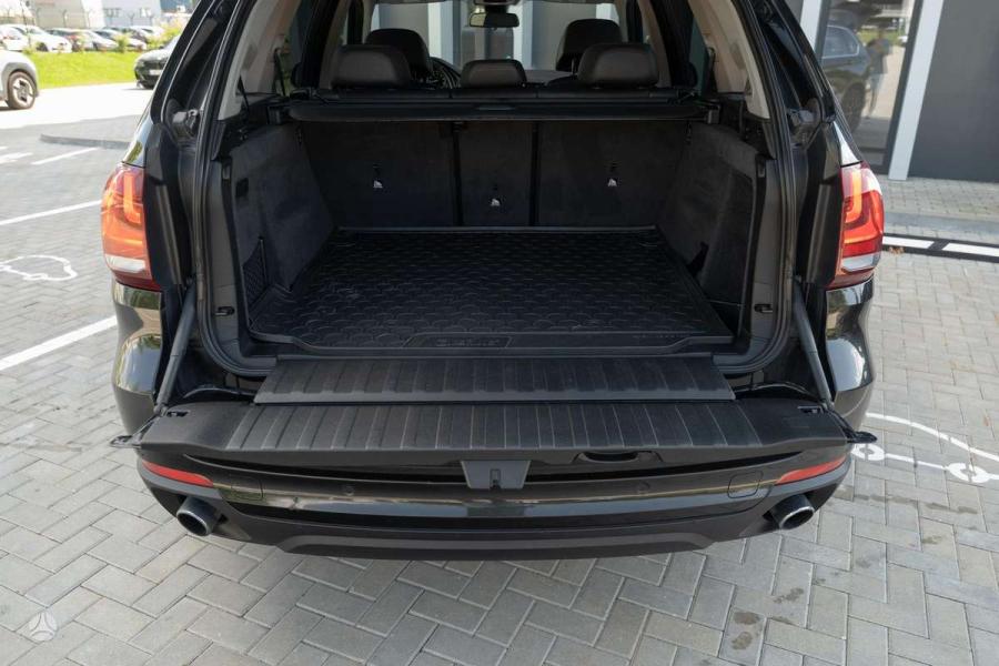 Melns BMW X5 2014 Viļņa, ar dzinēja tilpumu 2.98 L un nobraukumu 202 tūkst. km par 17500 €, foto 24 vietnē AUTOMOTO.COM.LV