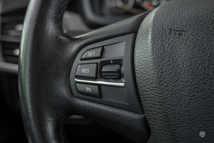 Melns BMW X5 2014 Viļņa, ar dzinēja tilpumu 2.98 L un nobraukumu 202 tūkst. km par 17500 €, foto 29 vietnē AUTOMOTO.COM.LV