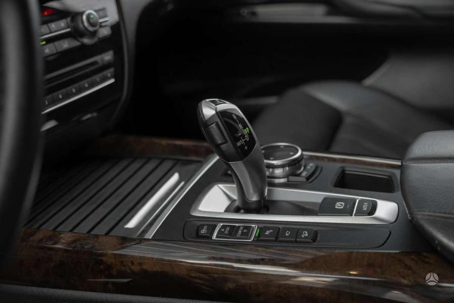 Melns BMW X5 2014 Viļņa, ar dzinēja tilpumu 2.98 L un nobraukumu 202 tūkst. km par 17500 €, foto 36 vietnē AUTOMOTO.COM.LV