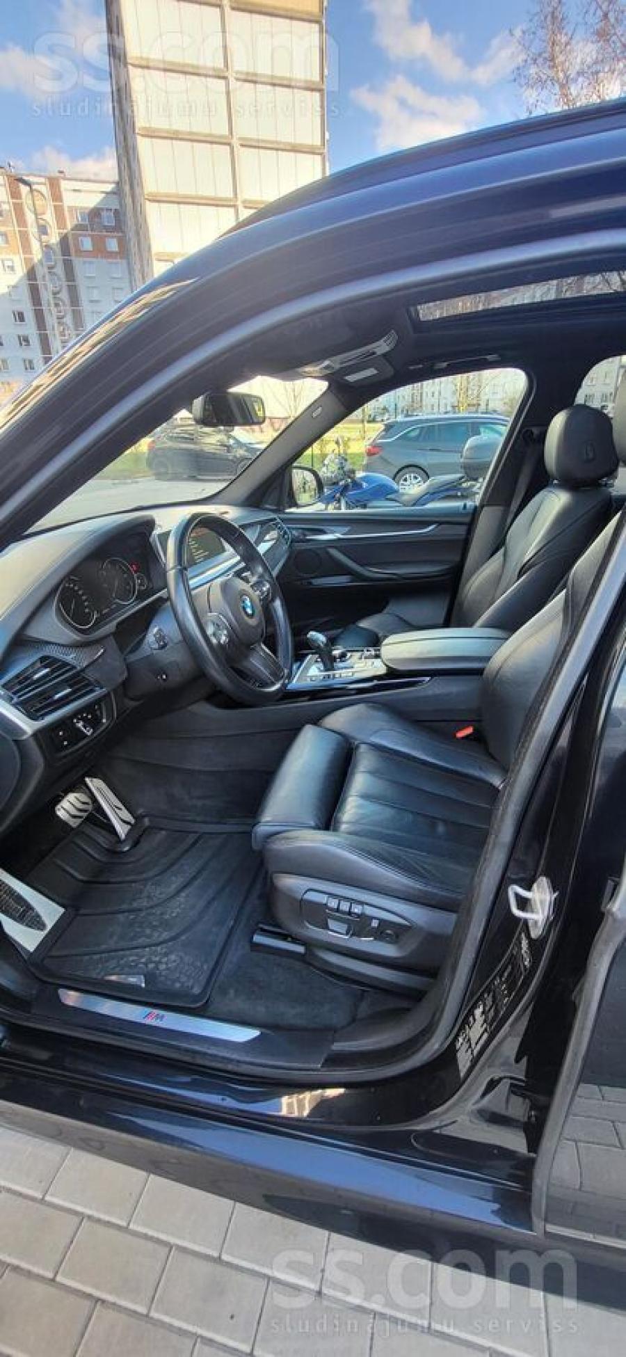 Black BMW X5 2014 in Riga, with an engine capacity of 3.00 L and mileage of 232 thousand km for 23000 €, photo 17 on AUTOMOTO.COM.LV