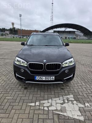 Black BMW X5 2014 in Valmiera, with an engine capacity of 3.00 L and mileage of 235 thousand km for 22400 €, photo  on AUTOMOTO.COM.LV