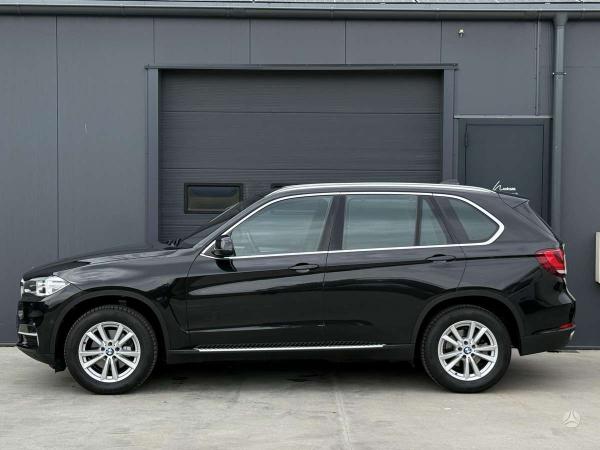 Black BMW X5 2014 in Kaunas, with an engine capacity of 2.00 L and mileage of 238 thousand km for 16500 €, photo 5 on AUTOMOTO.COM.LV