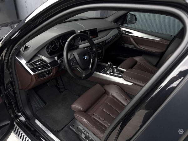 Black BMW X5 2014 in Kaunas, with an engine capacity of 2.00 L and mileage of 238 thousand km for 16500 €, photo 10 on AUTOMOTO.COM.LV