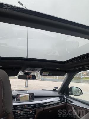 Black BMW X5 2014 in Riga, with an engine capacity of 2.00 L and mileage of 370 thousand km for 15900 €, photo 5 on AUTOMOTO.COM.LV