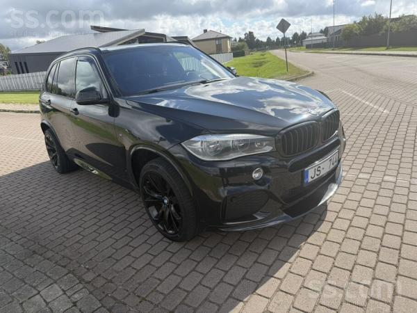Black BMW X5 2014 in Ventspils, with an engine capacity of 3.00 L and mileage of 218 thousand km for 19400 €, photo 1 on AUTOMOTO.COM.LV