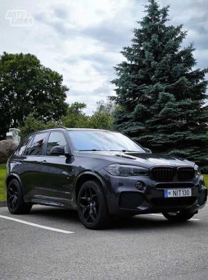 Melns BMW X5 2014 Viļņa, ar dzinēja tilpumu 3.00 L un nobraukumu 227 tūkst. km par 18500 €, foto  vietnē AUTOMOTO.COM.LV