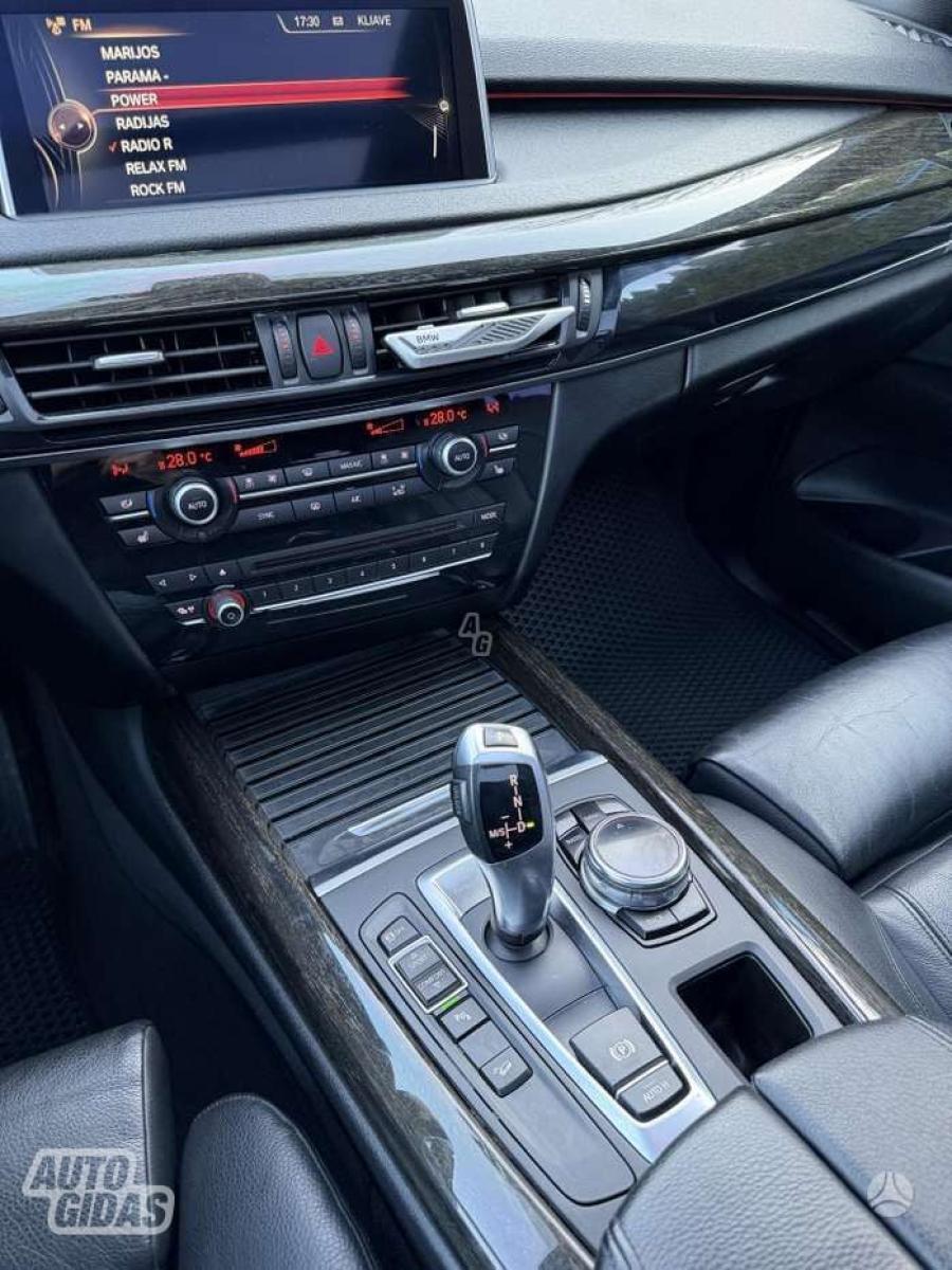 Melns BMW X5 2014 Viļņa, ar dzinēja tilpumu 3.00 L un nobraukumu 227 tūkst. km par 18500 €, foto 23 vietnē AUTOMOTO.COM.LV