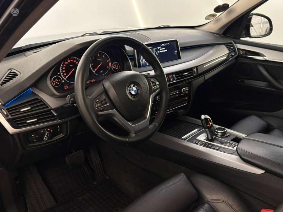 Melns BMW X5 2014 Marijampole, ar dzinēja tilpumu 2.00 L un nobraukumu 250 tūkst. km par 18450 €, foto 3 vietnē AUTOMOTO.COM.LV