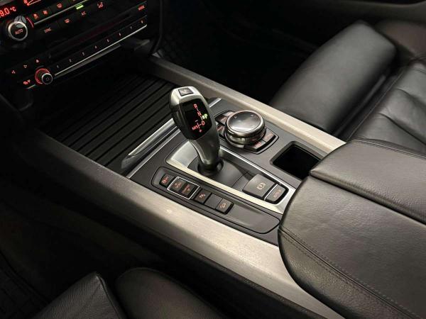 Melns BMW X5 2014 Marijampole, ar dzinēja tilpumu 2.00 L un nobraukumu 250 tūkst. km par 18450 €, foto 4 vietnē AUTOMOTO.COM.LV