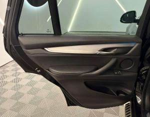 Melns BMW X5 2014 Marijampole, ar dzinēja tilpumu 2.00 L un nobraukumu 250 tūkst. km par 18450 €, foto 22 vietnē AUTOMOTO.COM.LV