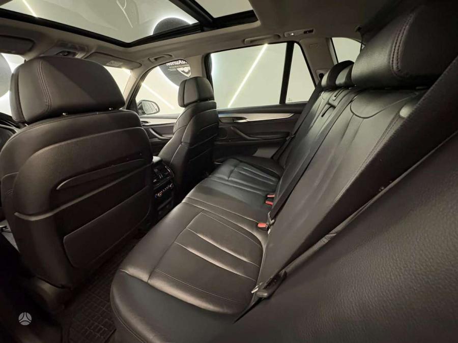 Melns BMW X5 2014 Marijampole, ar dzinēja tilpumu 2.00 L un nobraukumu 250 tūkst. km par 18450 €, foto 23 vietnē AUTOMOTO.COM.LV