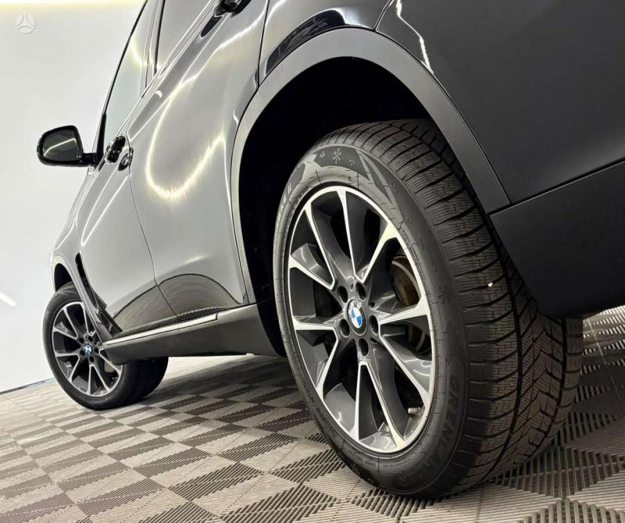 Melns BMW X5 2014 Marijampole, ar dzinēja tilpumu 2.00 L un nobraukumu 250 tūkst. km par 18450 €, foto 24 vietnē AUTOMOTO.COM.LV