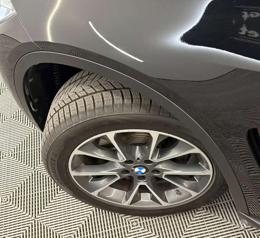 Melns BMW X5 2014 Marijampole, ar dzinēja tilpumu 2.00 L un nobraukumu 250 tūkst. km par 18450 €, foto 25 vietnē AUTOMOTO.COM.LV