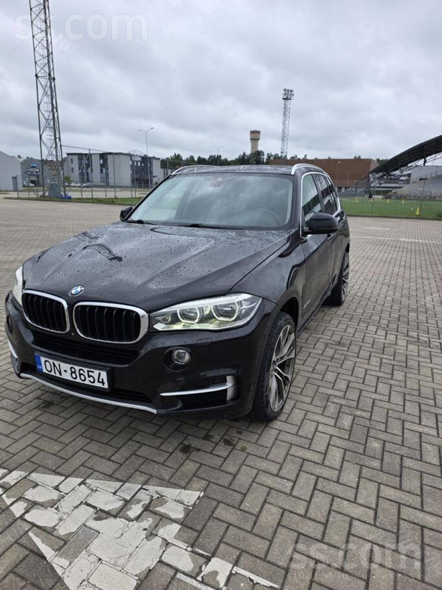 Black BMW X5 2014 in Valmiera, with an engine capacity of 3.00 L and mileage of 235 thousand km for 20600 €, photo 13 on AUTOMOTO.COM.LV