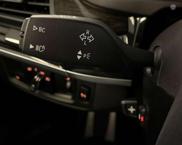 Black BMW X5 2014 in Marijampole, with an engine capacity of 2.99 L and mileage of 213 thousand km for 19450 €, photo 9 on AUTOMOTO.COM.LV