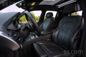 Black BMW X5 2014 in Riga, with an engine capacity of 3.00 L and mileage of 260 thousand km for 23100 €, photo 13 on AUTOMOTO.COM.LV