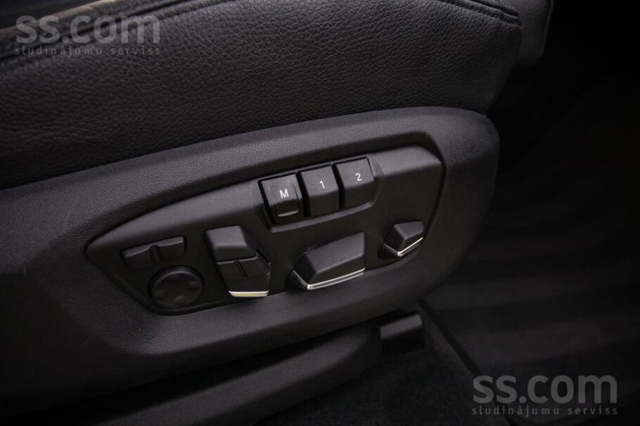 Black BMW X5 2014 in Riga, with an engine capacity of 3.00 L and mileage of 260 thousand km for 23100 €, photo 14 on AUTOMOTO.COM.LV