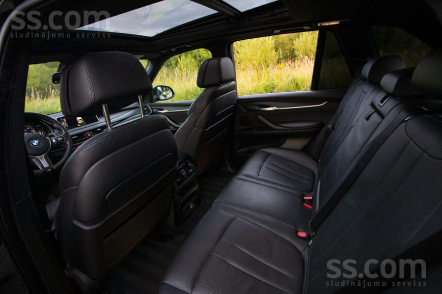 Black BMW X5 2014 in Riga, with an engine capacity of 3.00 L and mileage of 260 thousand km for 23100 €, photo 19 on AUTOMOTO.COM.LV